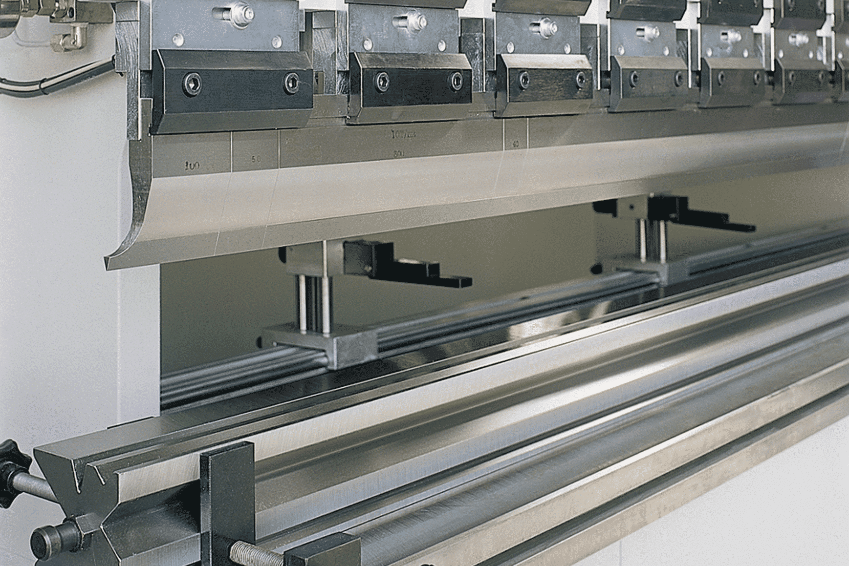 A Guide to Axes on a Press Brake | Selmach™Machinery
